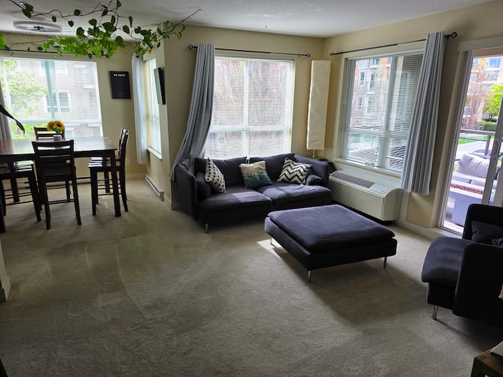 Downtown 2br/2ba Condo | Near It All! Amenities+! - Kelowna