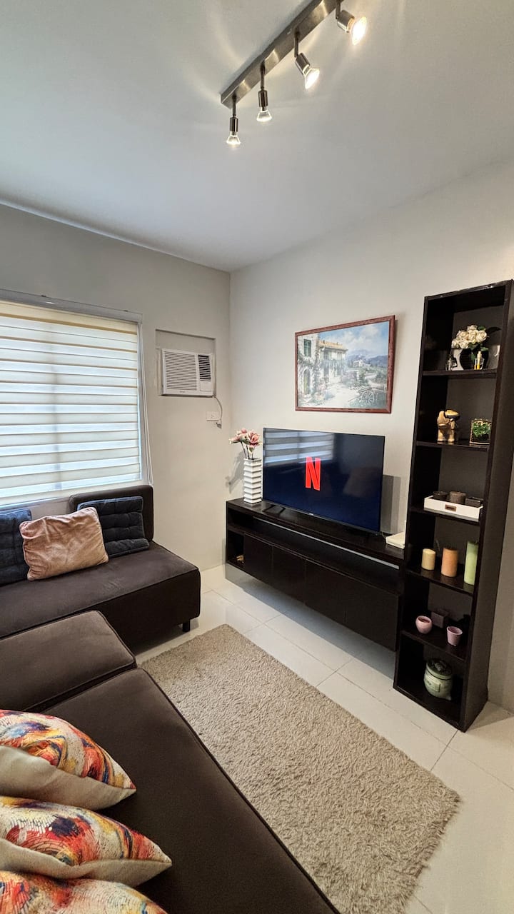 Lovely Condo Netflix-wifi-parking Camella Manors - Bacolod