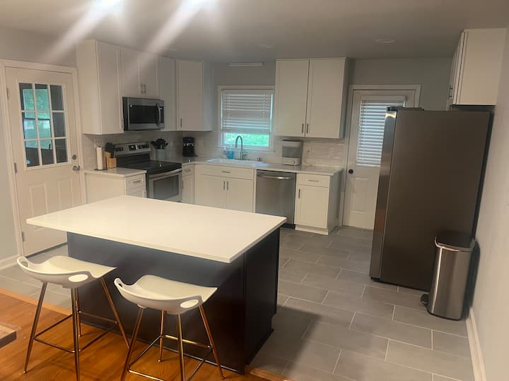 Single Family Beach House! Very Private - Emerald Isle, NC