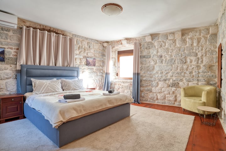 Romantic, Cosy & Chic Suite In Historical Center - Kotor
