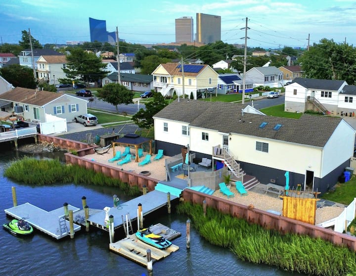 The Bayside Getaway. Backyard Sunsets/deck & Dock - Atlantic City, NJ
