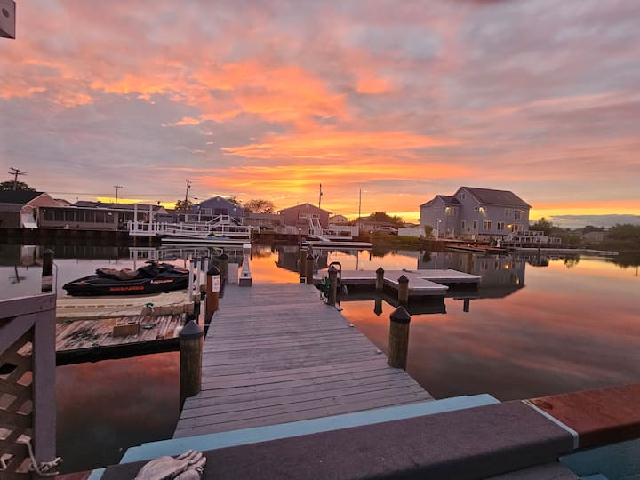 The Bayside Getaway. Deck, Dock & Sunset Views - Atlantic City, NJ