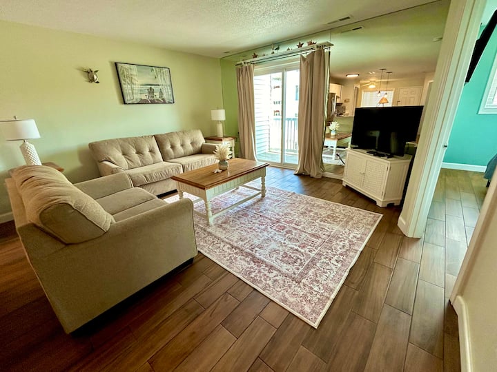 Lovely 2bd/2bath Condo In Heart Of Ocean City - Ocean City, MD