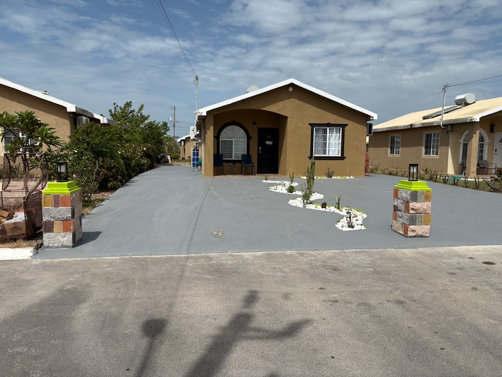 Amazing 2br/1br In Gated Community Close To Beach. - Jamaïque