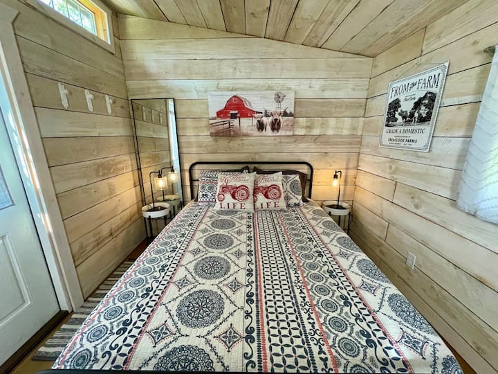 Hideaway Hut - Young Harris, GA