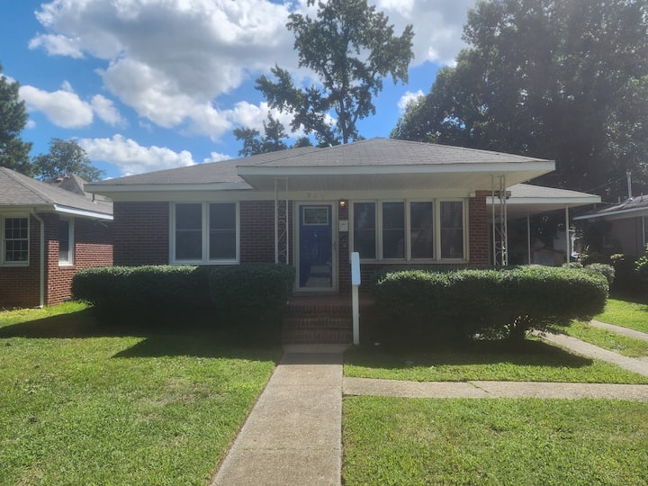 Cozy Rambler - 3 Bd 2 Bath Home Full Of Charm - Chesapeake, VA