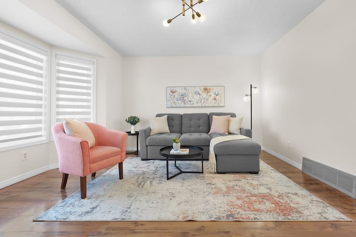 Bright 2br·king Bed·fast Wifi·near Lrt & Airport - Edmonton, Canada