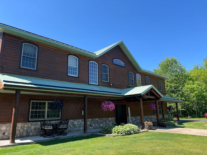 Twin Ports Hideaway - Duluth, MN