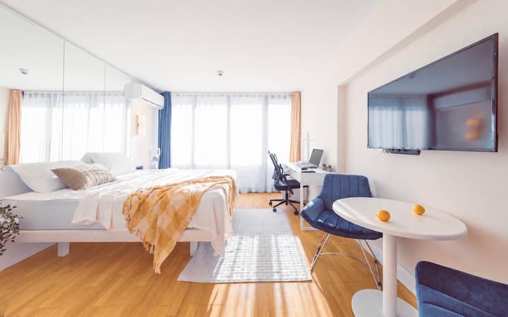 Myplace | Sunny Studio | Workspace | #C3769 - Batumi