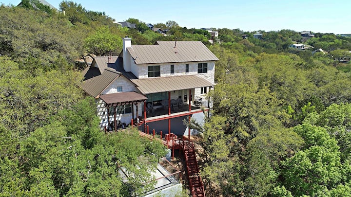 Pet Friendly Cabin W/ Communal Pool & Rec. Courts - Lake Travis, TX