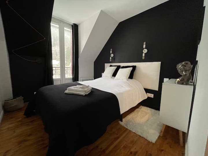 Maison Yuki - Noir Neige | Chic, Calme & Confort - Super Besse