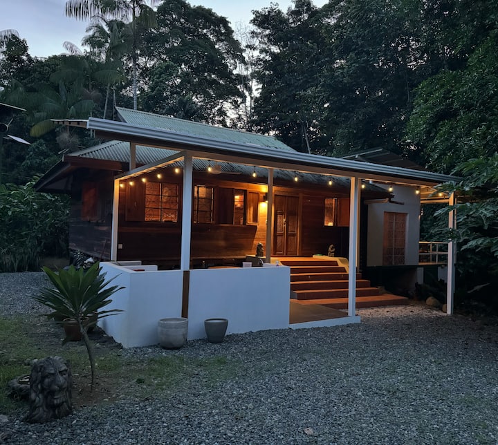 Casa Luminosa Jungle Villa - Puerto Viejo de Talamanca