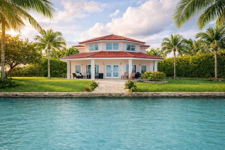 Luxury Waterfront Home + Resort! - Belize