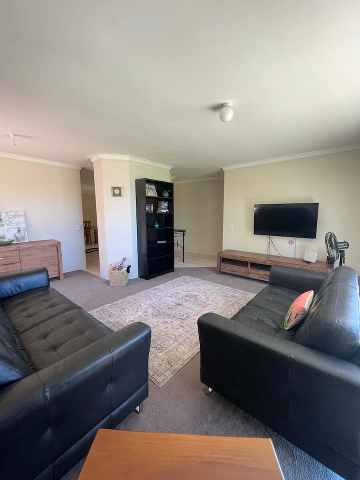 Quiet Self Contained Home - Mount Pleasant