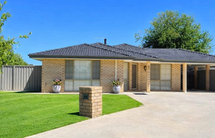 Quiet Self Contained Home - Mount Pleasant