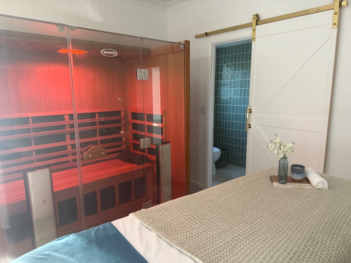 Infrared Sauna, 2 Bed, 2 Bath - Nambour