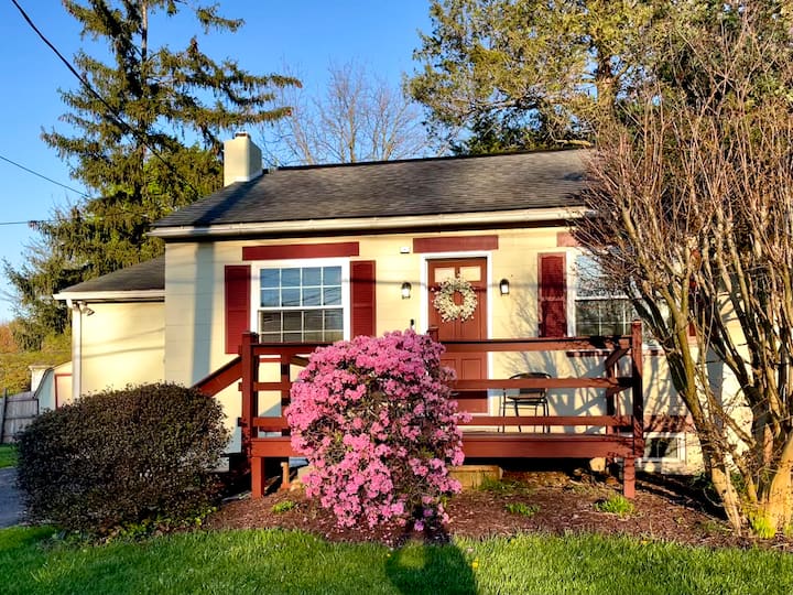 Cozy Lancaster Bungalow - Lancaster, PA