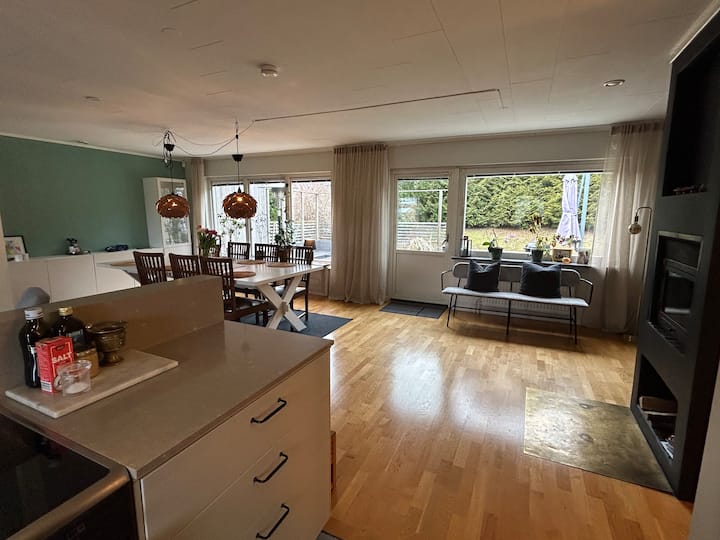 Stor Villa 25min Från Stockhom - Bro