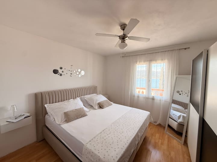 Sea View Apartment For 6  - House Neda - Arbanija