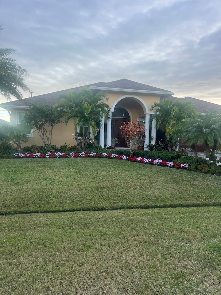 Spacious 5 Bedroom Residence "Gatherings Allowed" - Port St. Lucie