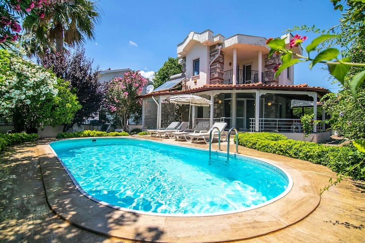 Villa With A Private Pool - Dalyan