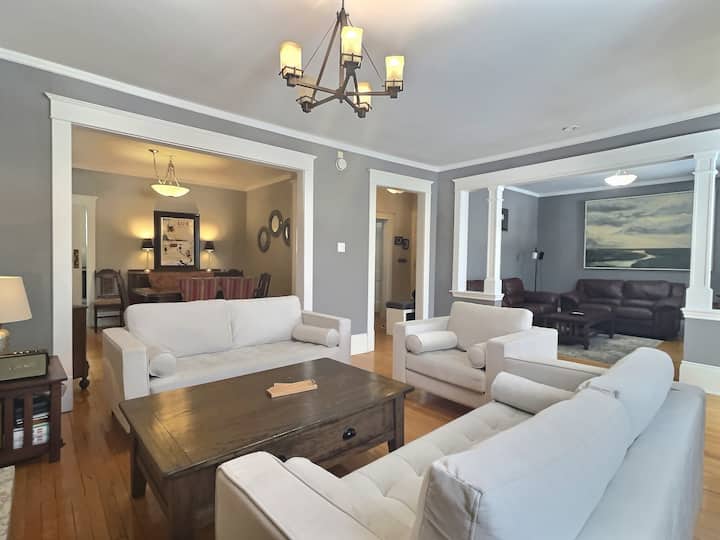 5bdr Family Home - River Heights - Ev Charger - Winnipeg
