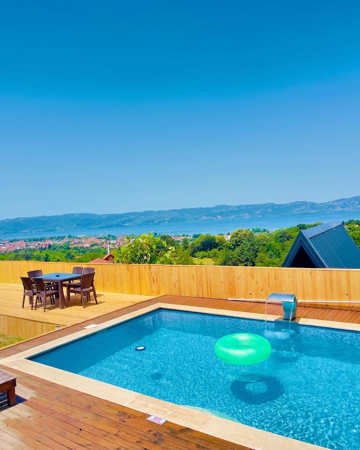 Göl Manzaralı ıSıtmalı Havuzlu Jakuzili - Sapanca