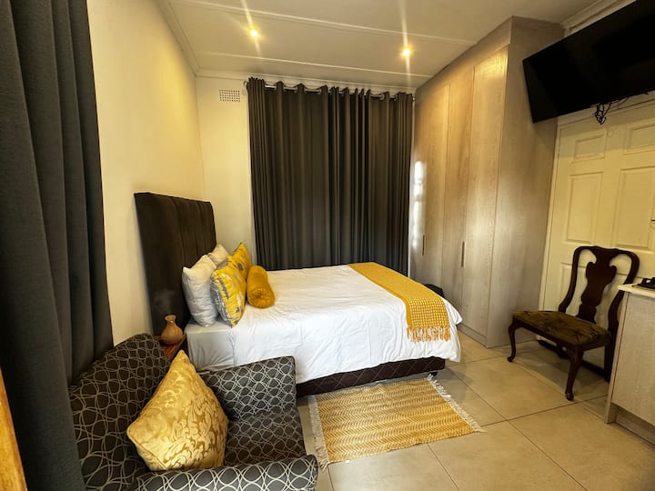 Mafiris Studio Adorable Bedsitter In Bulawayo - Zimbabwe