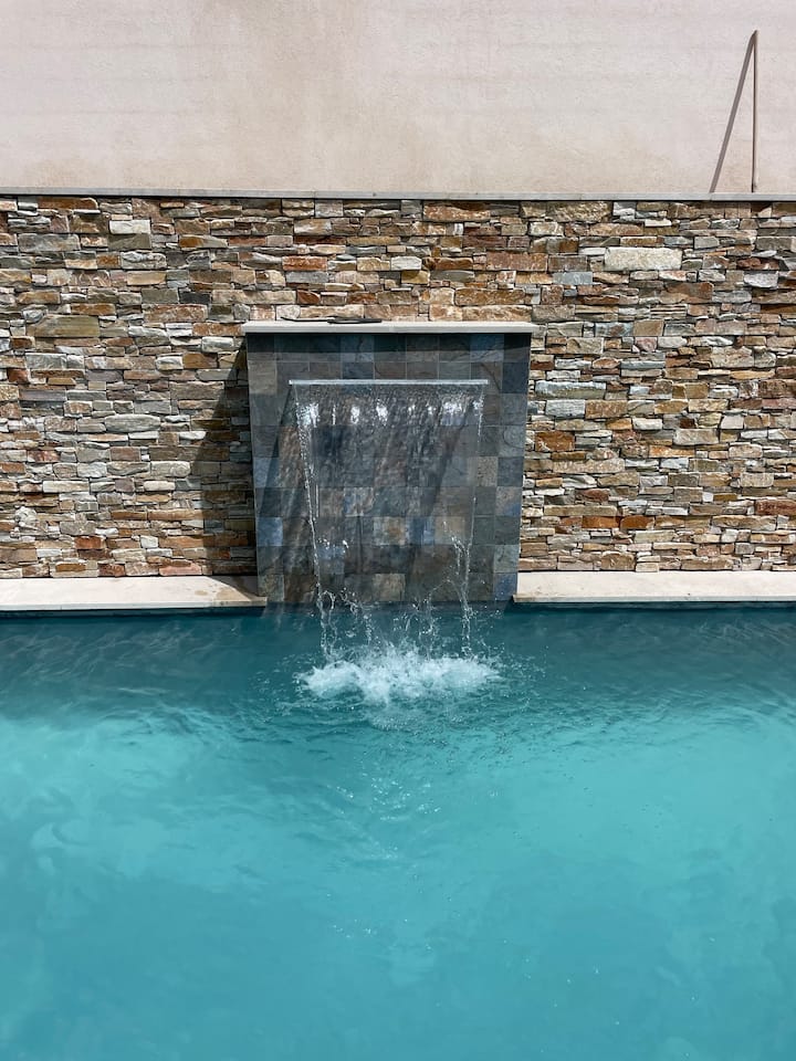 Villa  Avec Piscine Et Place De Parking. - Aix-en-Provence