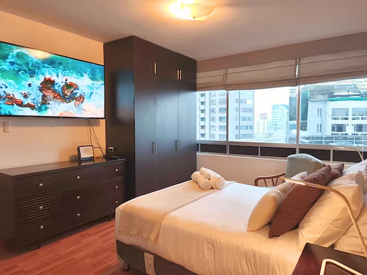 Hermoso Dpt A 1/2 Cuadra Del Parque Kennedy - Peru