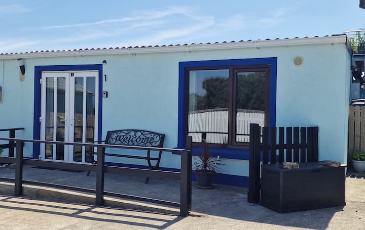 No1 Sunriseview Cottage (Blue) Wheelchair Access - Wicklow