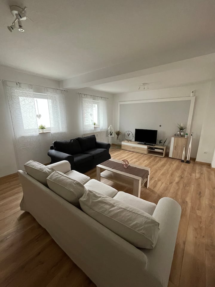 Schöne Große 104qm Mobilierte Wohnung In Essen. - Essen