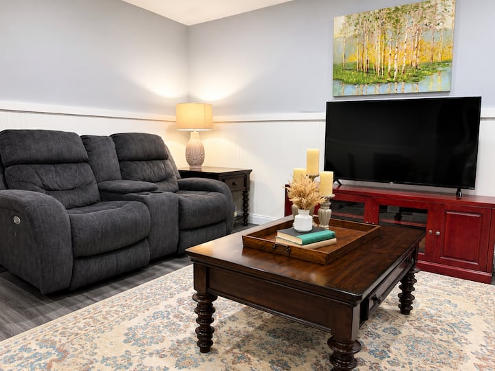 Spacious Basement Apartment With Private Entrance - Fredericksburg, VA