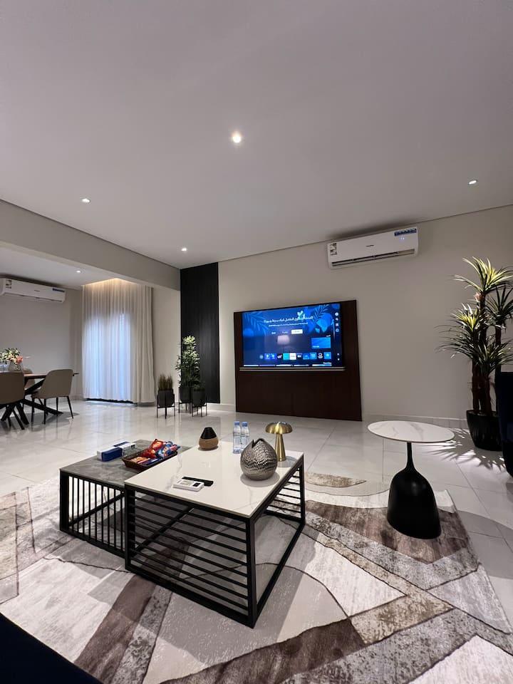 شقة بغرفتين نوم وفناء دخول ذاتي A-5 - Riyadh