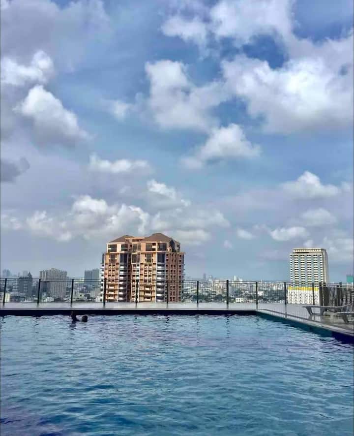 Edsa Nr Timog 2br Suite Fast Wifi & Free Parking - Quezon City