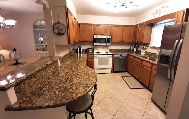 Sand Pebbles #1401 - 2br, Ground Floor Unit - Short Walk To Restaurants And - Destin, FL