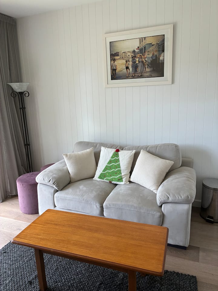 Seashells By Oak Park - Bundeena