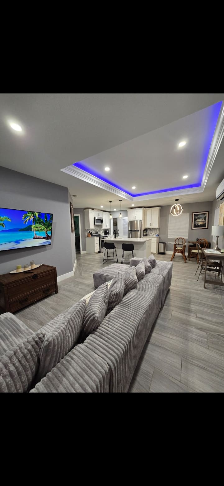 Newly Renovated 1bedroom W/ Sleep Number King Bed - North Port, FL