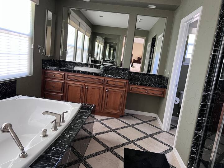 Clean & Safe Place To Stay Guest House Available! - Antioch, CA
