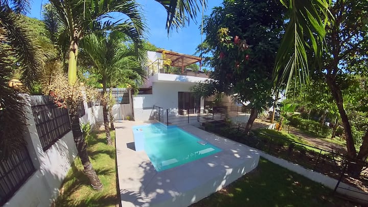 Designer Villa With Pool And Rooftop Lounge - 普林塞薩港