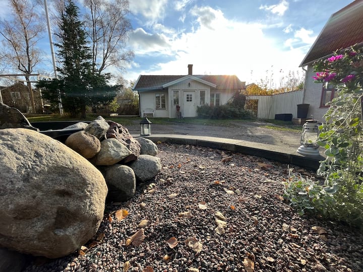 Fint Gårdshus Med Historia Från 1800-talet - Zweden