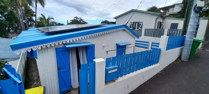 "Ti Case Mémé". L'ambiance La Réunion "Lontan" - Reunión