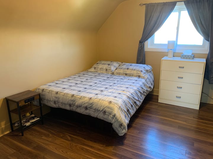 Cozy Upper Level Apartment - Greater Sudbury