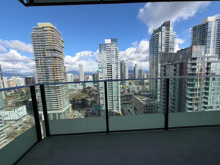 17~metrotown  Station Entire 1b1b Unit - Burnaby