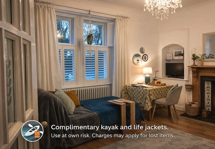 Quirky Lochside Nook| Private Kayak | Village Flat - Ayrshire