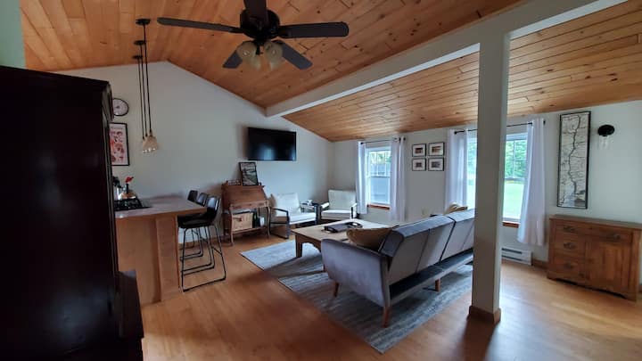 Athens Cottage - Hudson, NY