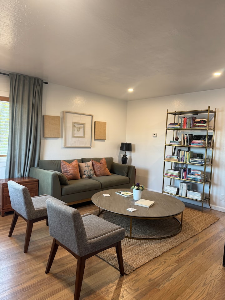 Entire Stylish Apartment In Historic Pt. Richmond - Berkeley, CA