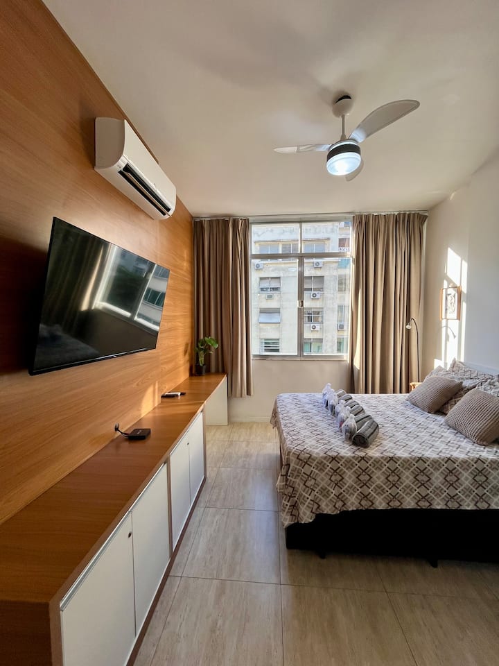 Apartamento Grande - Quadra Da Praia - Copacabana