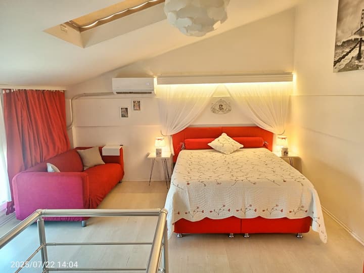 İZmir Urla Gülbahçede Bahçeli 1+1dublex Loft Villa - Barbaros