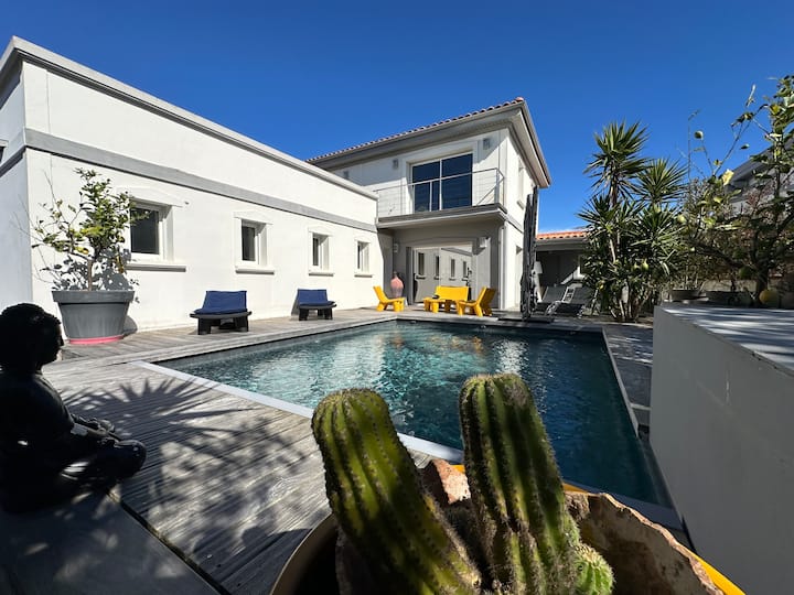 Belle Villa,  Piscine Chauffée à 250m Des Plages - Biarritz